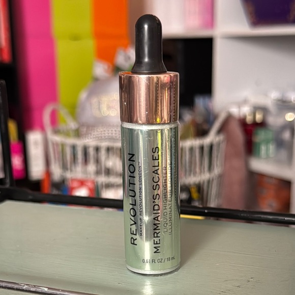 Revolution | Makeup | Revolution Mermaid Scales Liquid Highlighter ...